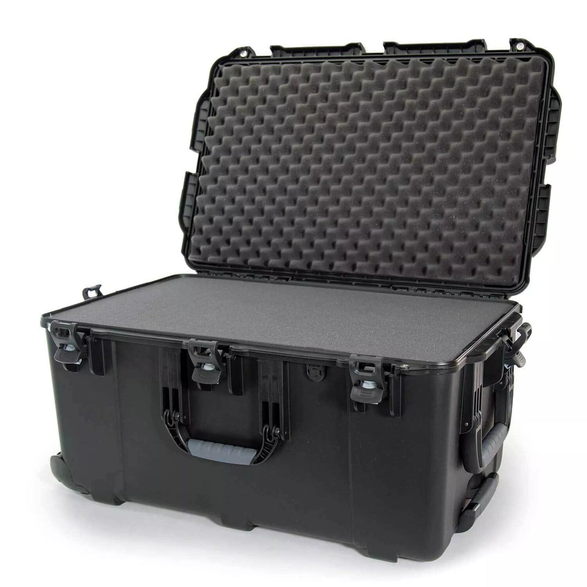 765 Wheeled Customizable Equipment Case (29"x18"x14") — Turtlecase